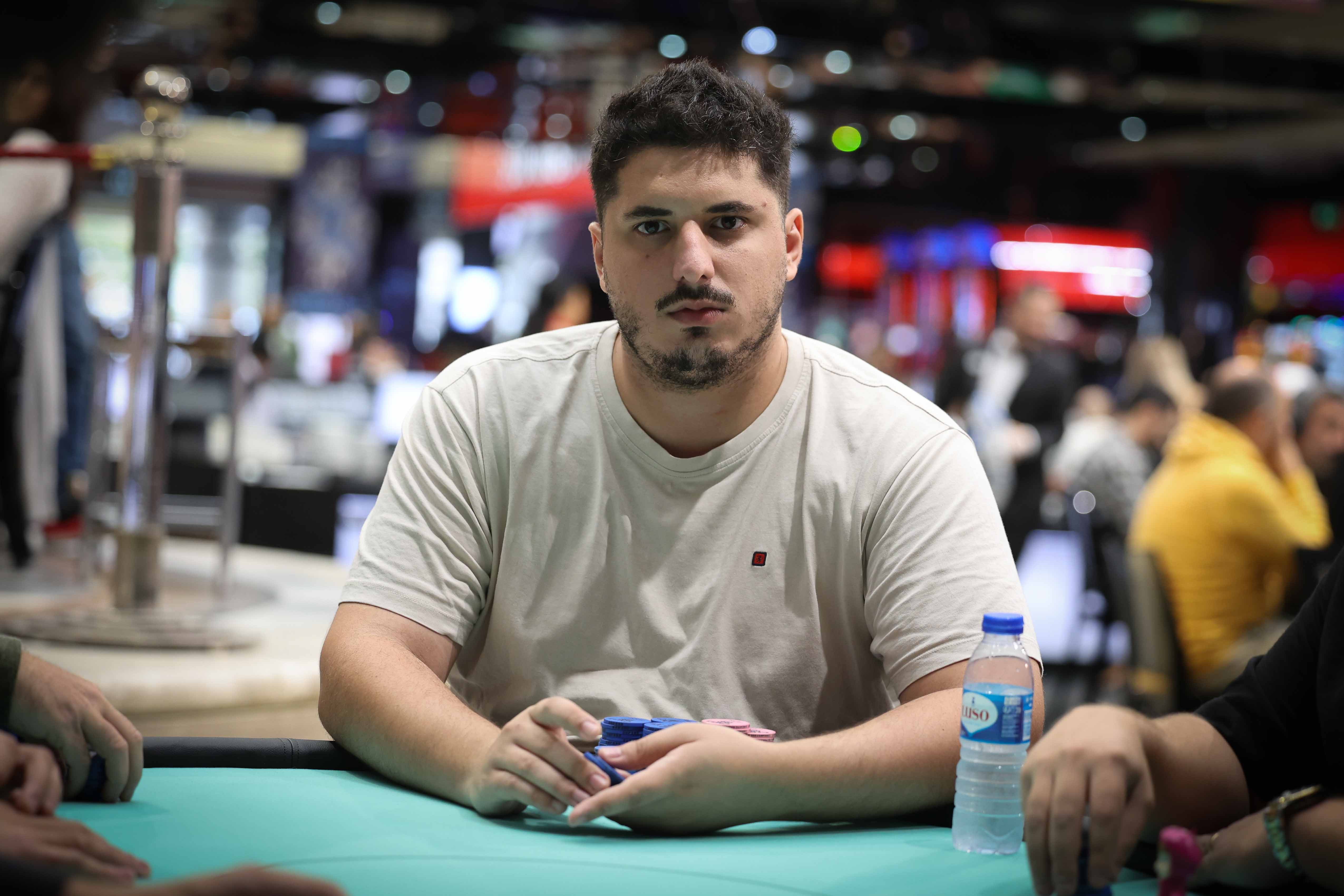 Diogo Duarte e mais 7 portugueses no Dia 3 do EPT Paris Main Event